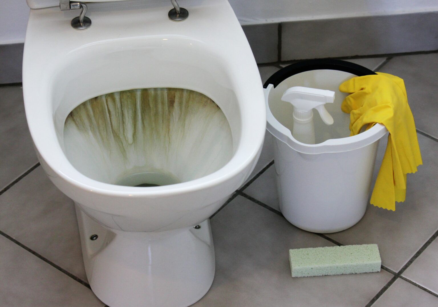 Toilet Scale Formation & Prevention - AeroWest